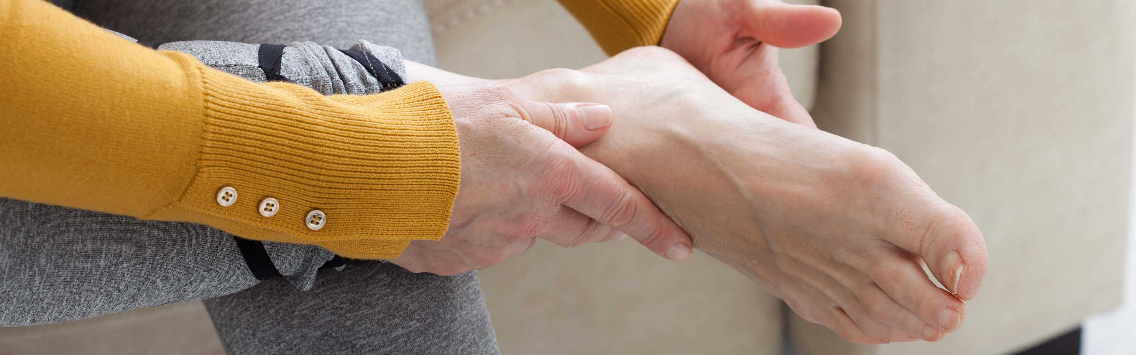 Signs and Symptoms of a Sprain | Sprains Causes | Nurofen